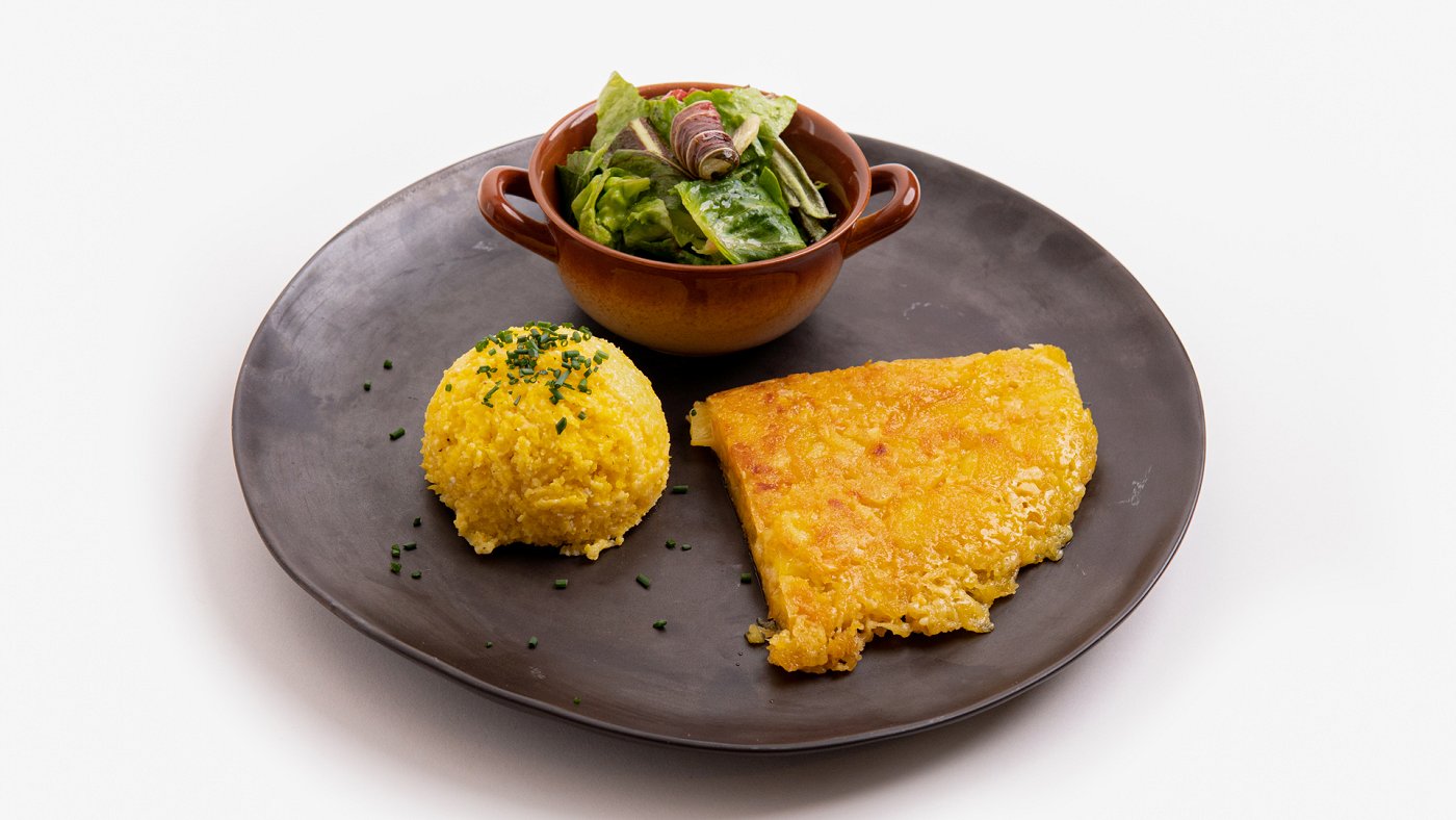 Frika mit Polenta und Salat • Soča Valley Finest